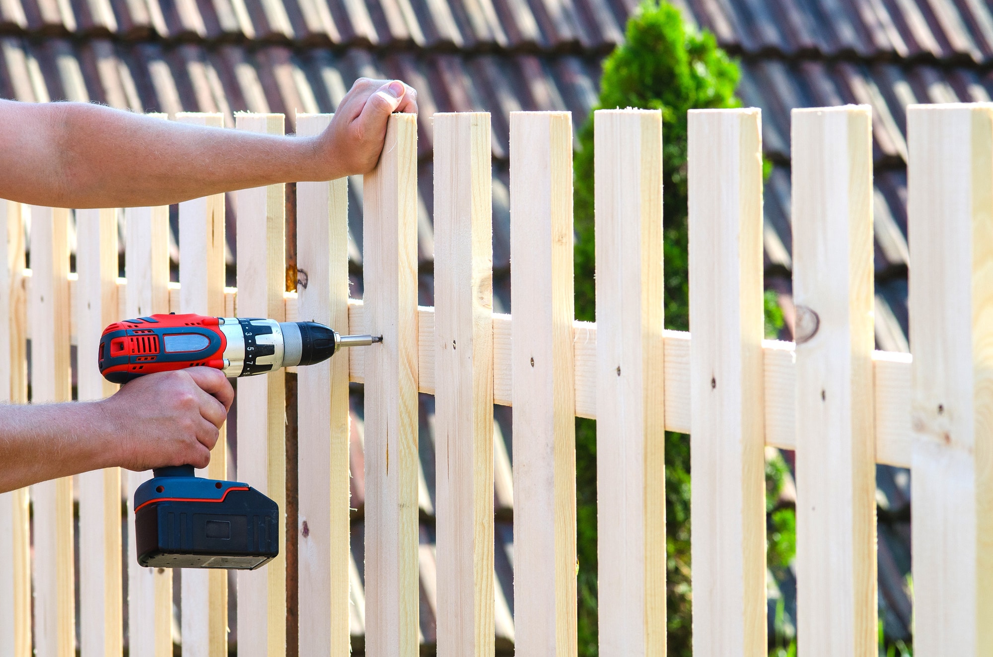 8 Easy Tips For Fence Repair - Pentagon